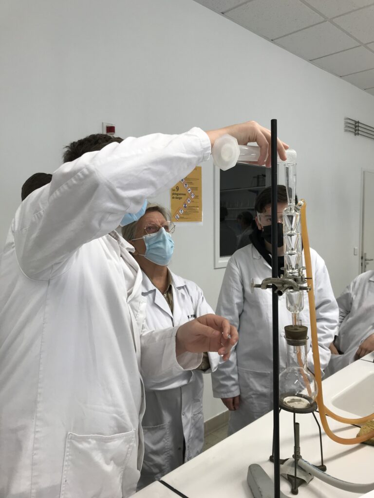 TP Synthèse de l'Aspirine pour les élèves de Seconde GT. - ISVT La Salle – Le Puy-en-Velay